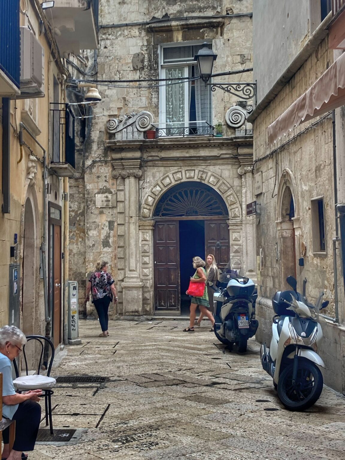 A perfect 24 hours in Bari Itinerary : A Brummie Home and Abroad